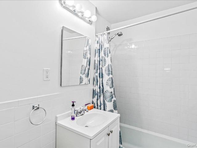 142 15 Franklin Avenue, Unit 3A