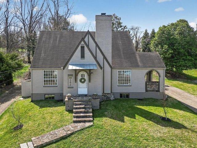 142 Campbell Ave, Marion, VA 24354