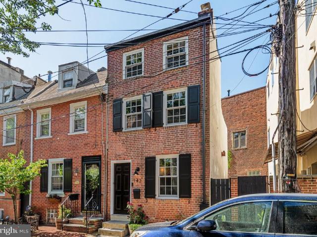 142 Carpenter Street