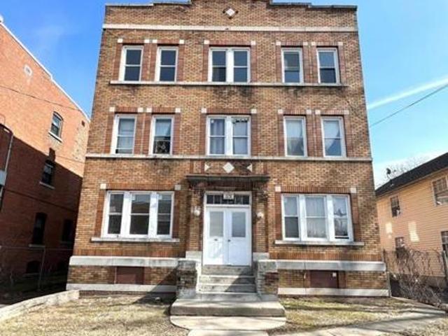 142 Clark St #1W Hartford, CT 06120