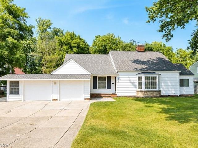 142 Bexley Dr, Bedford, OH 44146