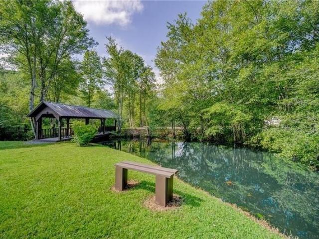 142 Bear Lake Drive, Blue Ridge, GA 30513