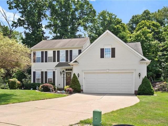 142 Bradford Square Dr, Trafford, PA 15085