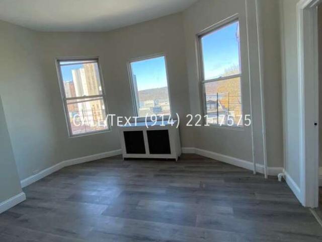 142 Buena Vista Ave Yonkers, NY 10701