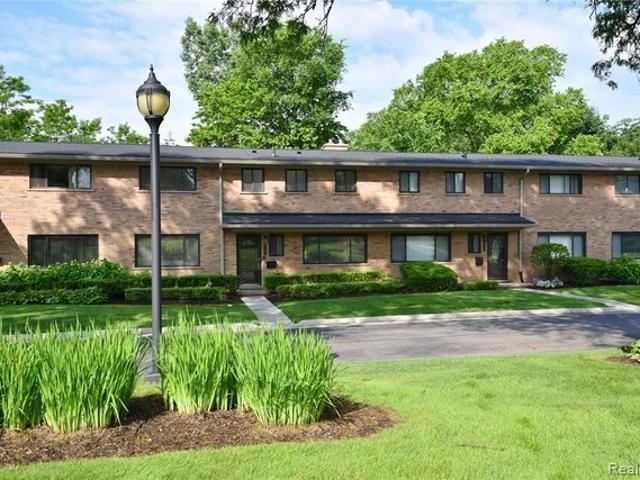 142 E Hickory Grove Rd Unit 3, Bloomfield Hills, MI 48304