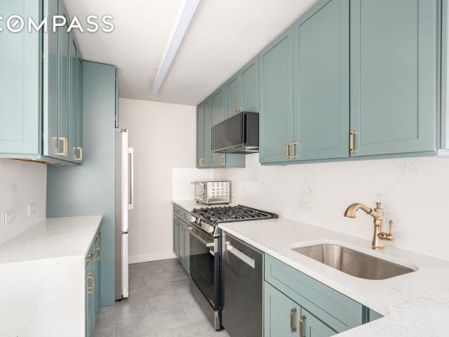 142 East 16th Street, New York, NY