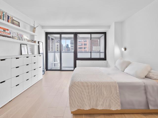 142 East 16th Street, New York, NY