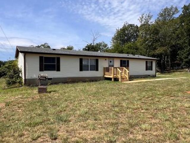 142 Farmdale Dr, Madison Heights, VA 24572
