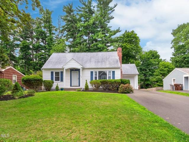 142 Fernbank Ave, Delmar, NY 12054