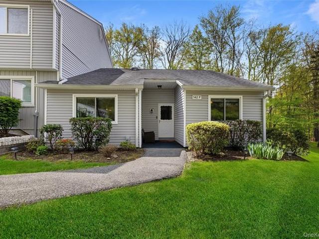 142 Flintlock Way Apt F, Yorktown Heights, NY 10598