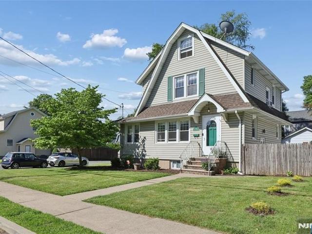 142 Kensington Ave, Norwood, NJ 07648