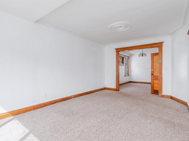 142 Humphrey Ave # 2