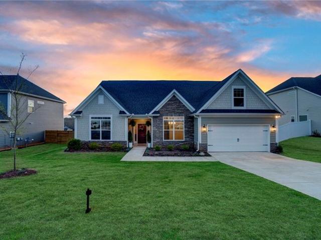 142 Juniper Hill Dr, Easley, SC 29642