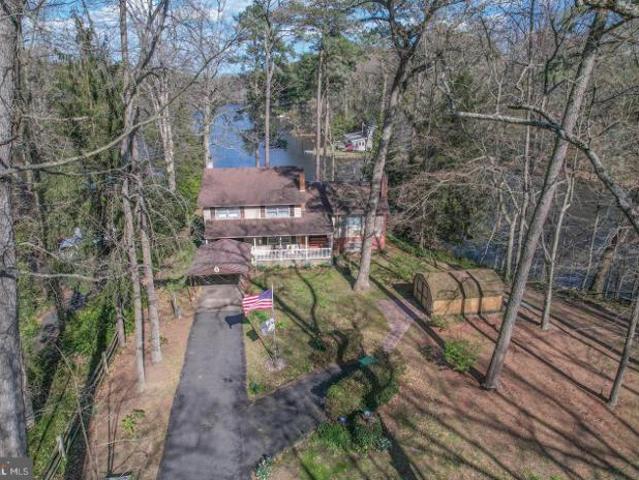 142 Lake Dr, Felton, DE 19943