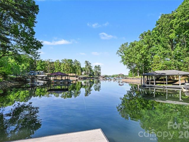 142 Lakeview Shores Loop