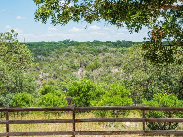 142 Ledge Stone Ln W, Ingram, TX 78025 | MLS #100587
