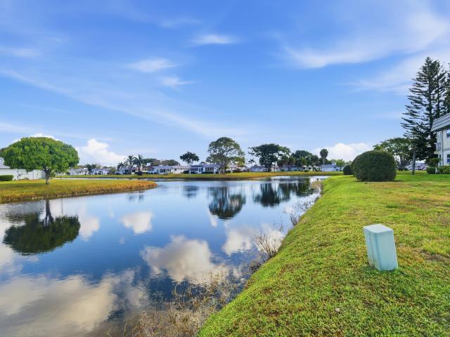 142 Monaco Ct, Delray Beach, FL 33446 | MLS #R11164