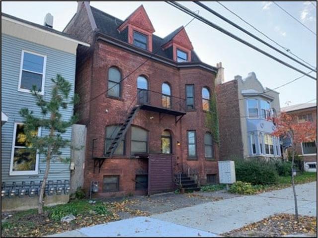 142 Morton Ave 1 Bedroom, 1 Bathroom