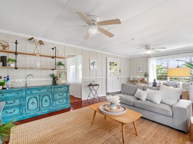 142 Maluniu Ave Apt C, Kailua, HI 96734