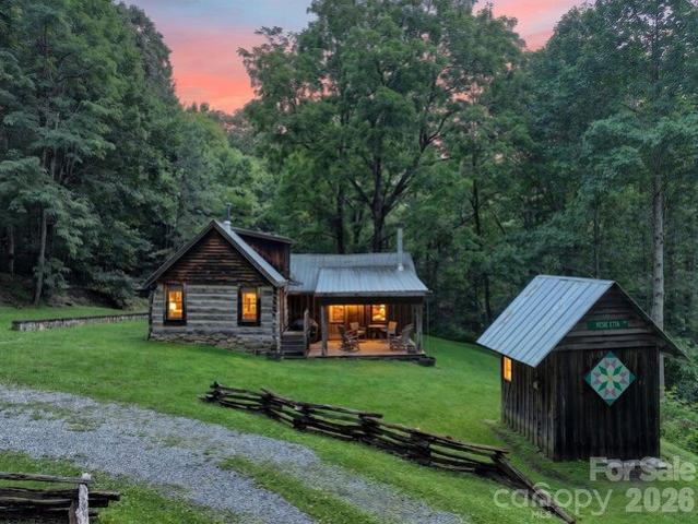 142 Marquis Ln, Waynesville, NC 28785