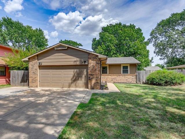 142 N Tracy St, Wichita, KS 67212