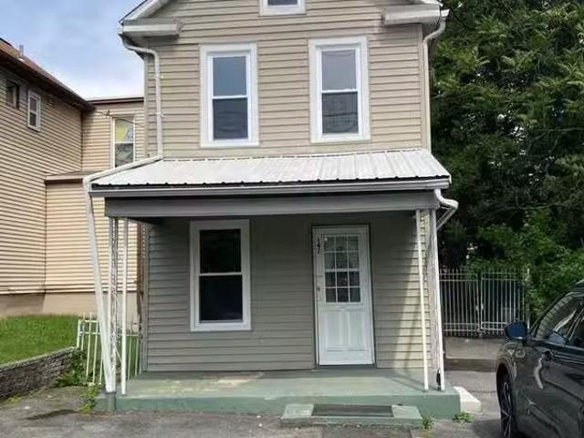142 North 28th Street 1 142 N 28th St