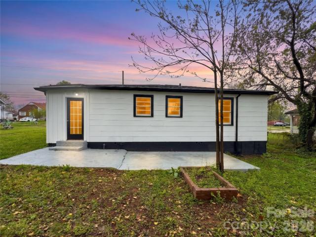 142 S Ervin Avenue