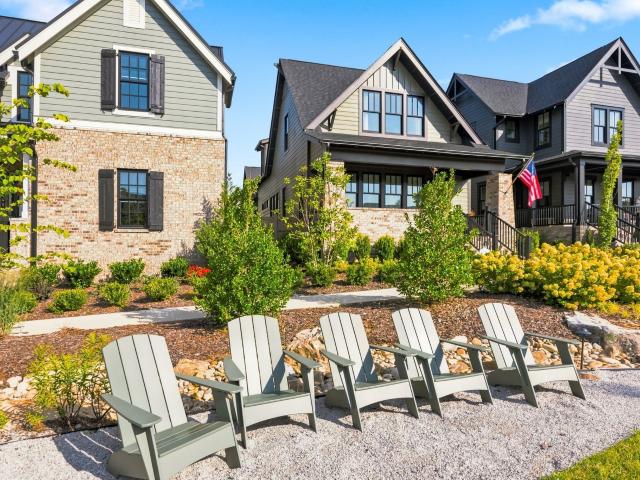 142 Salton Ln