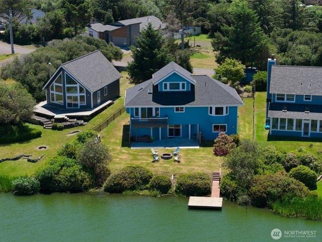 142 Sea Breeze Loop SE, Ocean Shores, WA 98569