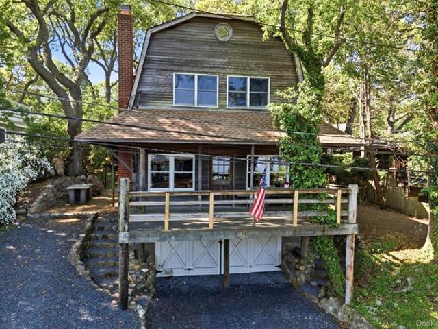 142 Shore Dr, Sound Beach, NY 11789
