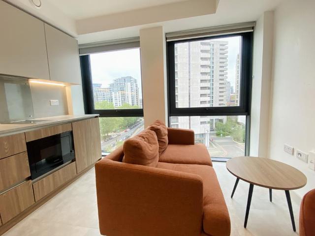 142, Paradise View, 28, Paradise. Studio to rent £1,000 pcm £231 pw