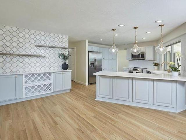 142 Pinehurst Cir, Naples, FL 34113