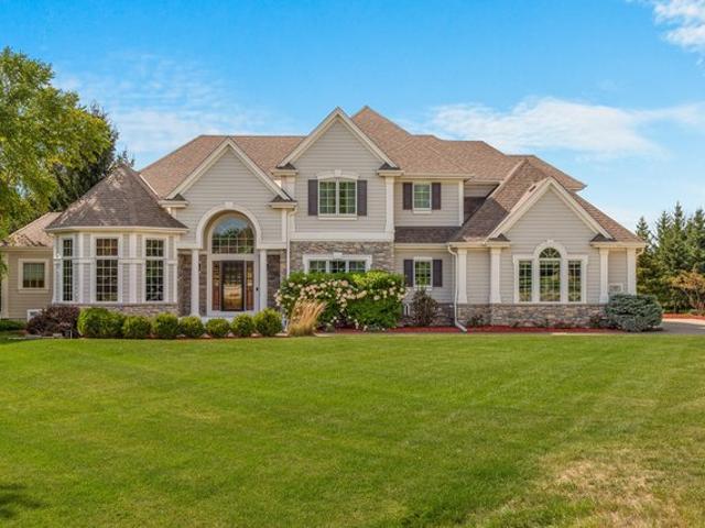 142 Preserve Ct, Grafton, WI 53024