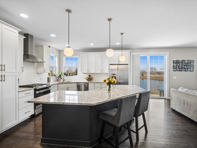 142 Roman Ln, Hawthorn Woods, IL 60047 | MLS #12610 | Compass