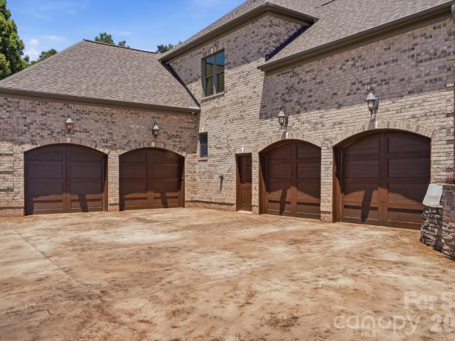 142 Riverchase Lane