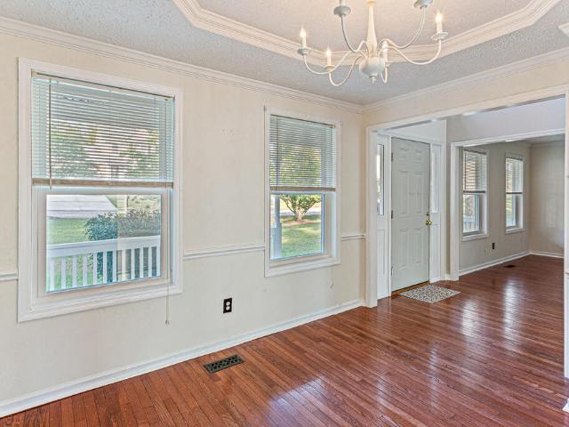 142 Richmond Park Drive