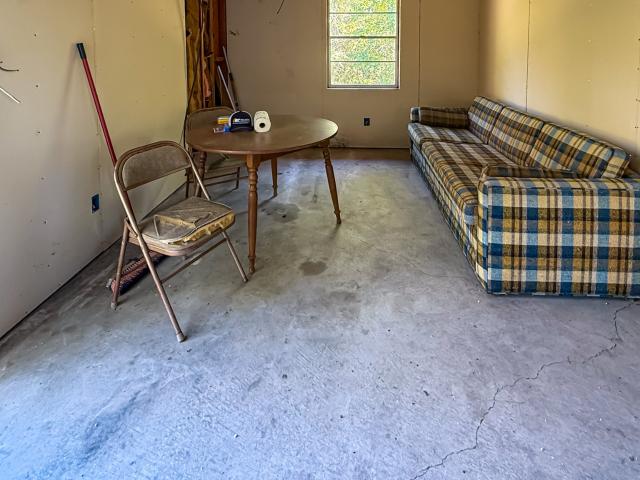 142 W Hickory Cove