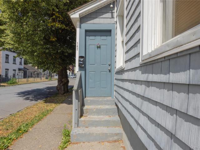 142 W Parmenter Street
