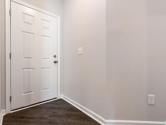 142 W Sunshine Lane