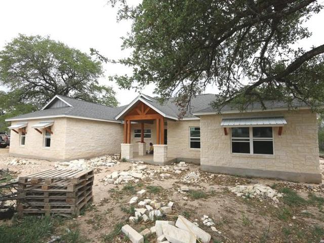 142 Timber Pl, La Vernia, TX 78121