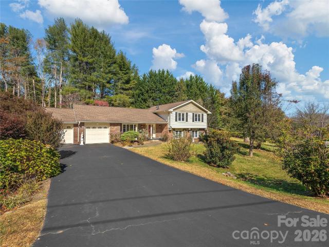 142 Twin Lakes Dr, Candler, NC 28715 | MLS #4362 | Compass