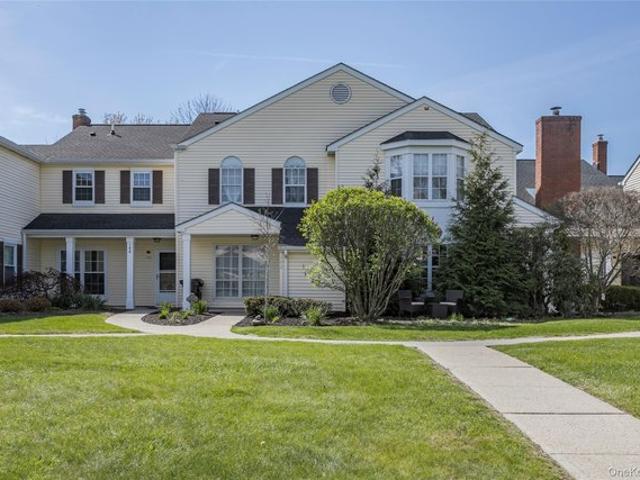 142 Villagegreen Ct, Warwick, NY 10990