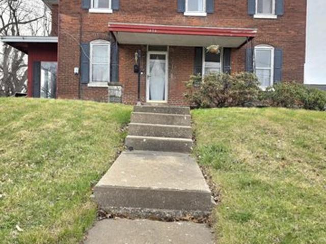 1434 Monroe St, Quincy, IL 62301