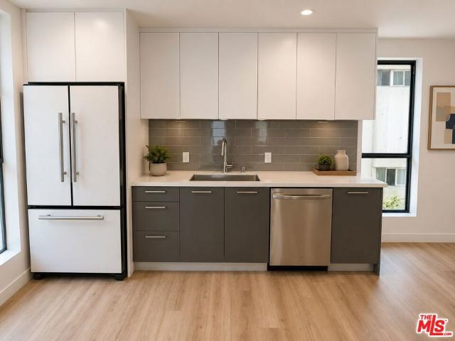 1434 N Poinsettia Place 307