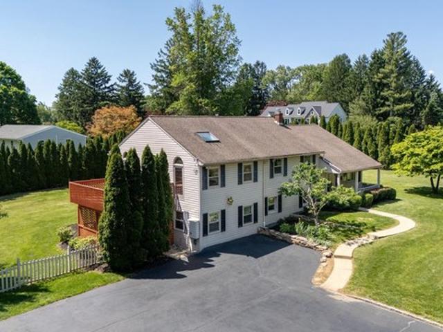 1434 Sugartown Rd, Berwyn, PA 19312