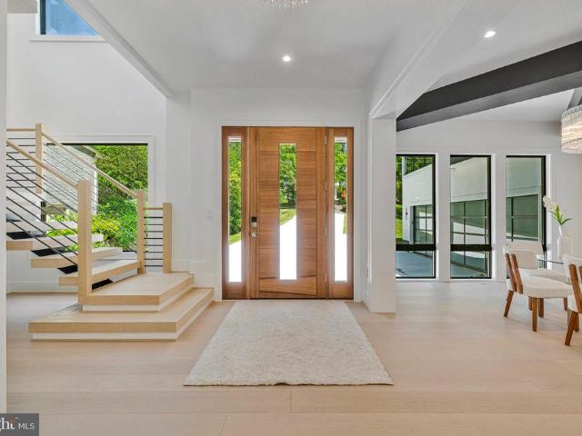 1434 Waggaman Circle