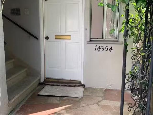 14354 Chandler Blvd, Unit 2 Community Apartment in Los Angel.