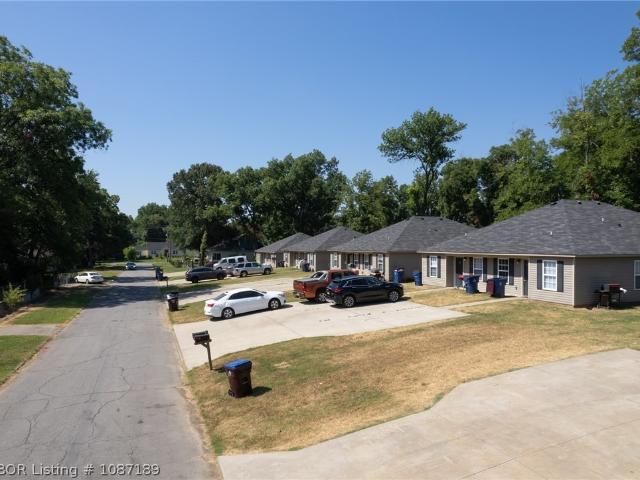 1435 N 29 A& B