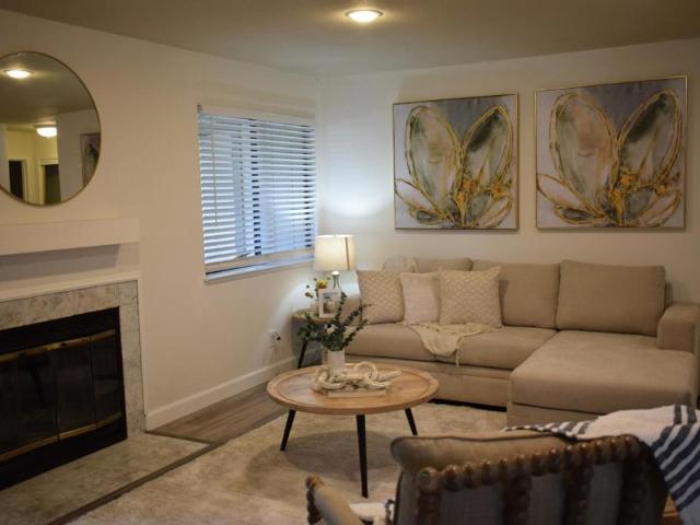 1435 Alma Loop