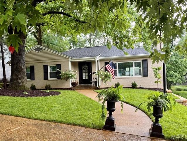 1435 Andrew Dr, Warson Woods, MO 63122